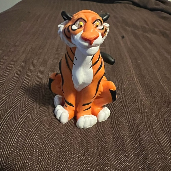Disney | Toys | Vintage Disney Aladdin Rajah Tiger Pvc 55collector ...